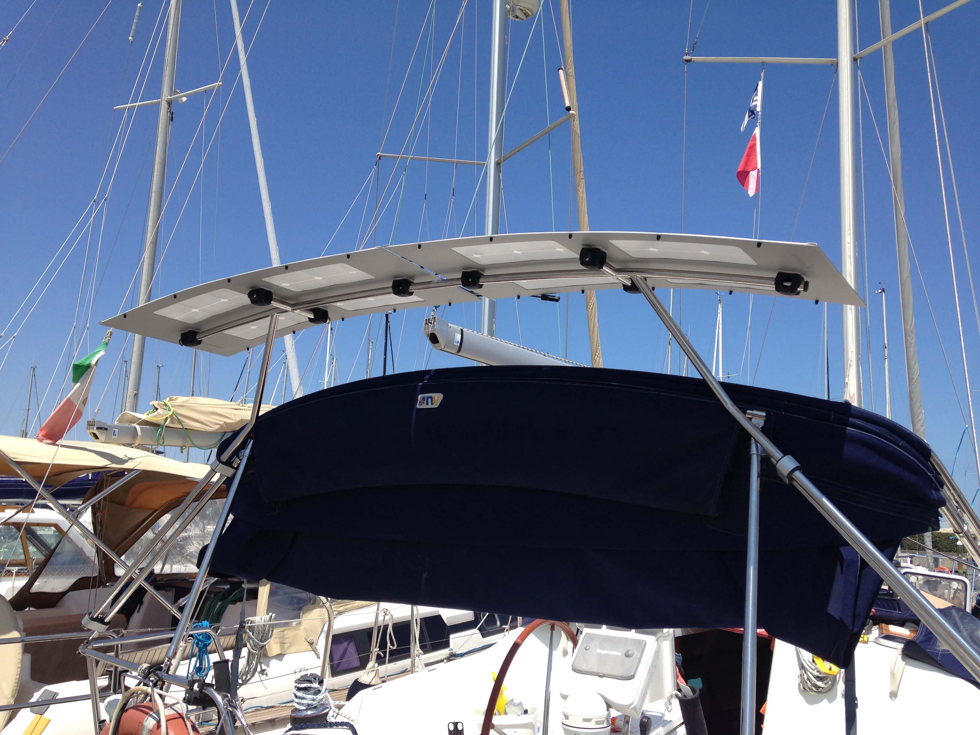 Sun Bar Monoarc : Sun Bar cross fixing - Solbian SP32 110Wp (1109x546)